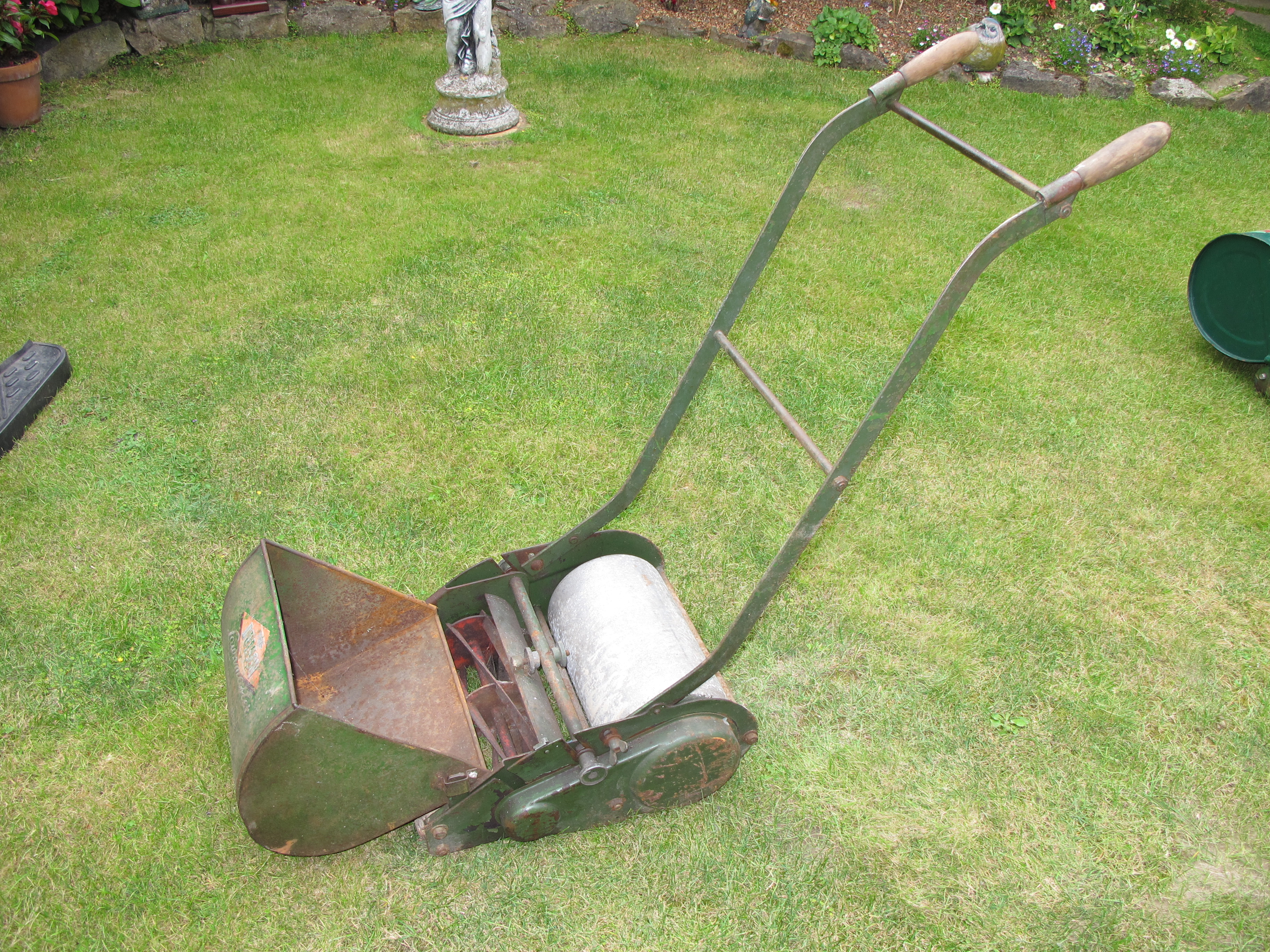 Dulson Lawnmaster | The Old Lawnmower Club